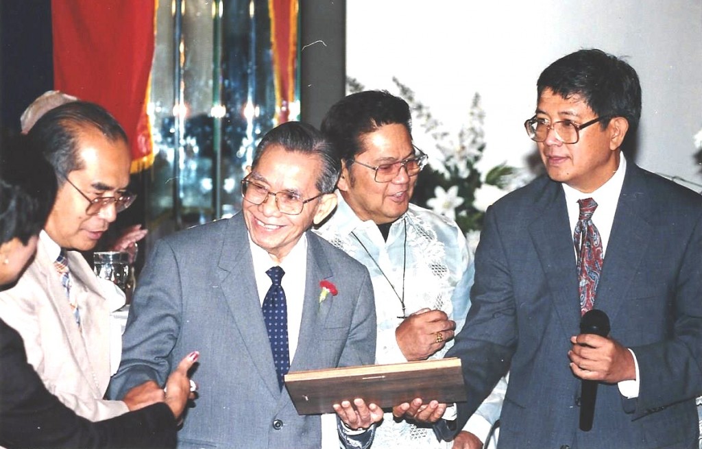 Filipinos in Chicago fondly recall time with Sen. Salonga | Global News