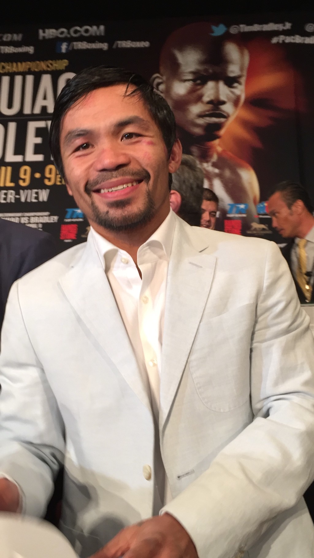 Fans delighted as Pacquiao exits in top form | Global News