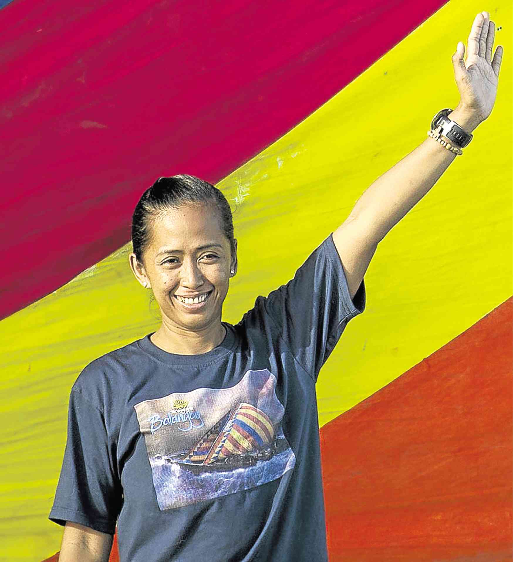 Filipino woman conqueror of Everest set to sail for China | Global News