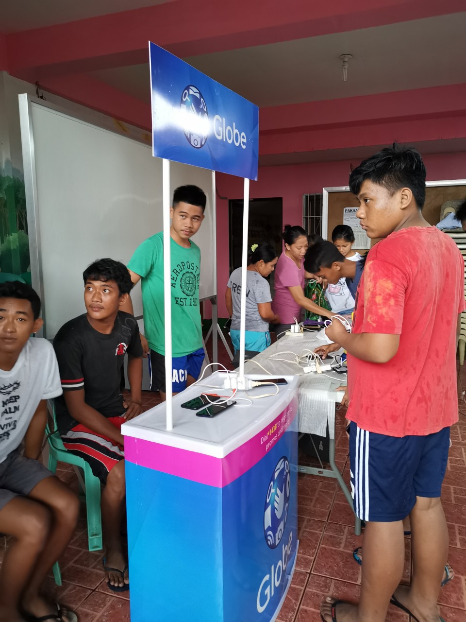 Globe conducts relief ops in Northern Iloilo, Ilocos Norte | Global News