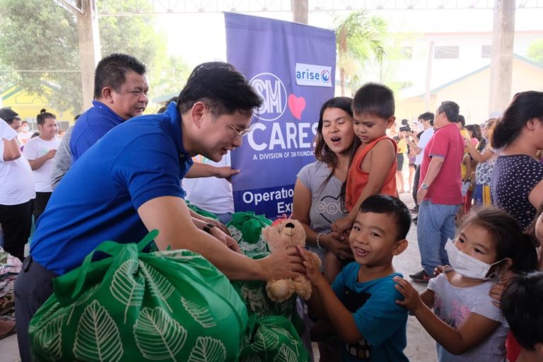 SM continues to send relief assistance to remote towns in Batangas ...