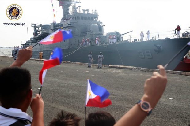 Wescom says Chinese warship readied guns vs PH Navy ship in PH ...