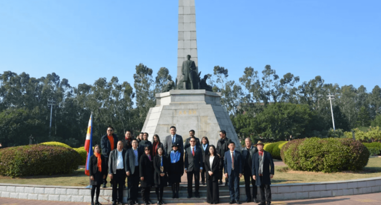 Dr. Jose Rizal, his Chinese immigrant forebear Domingo Lamco & other Filipino heroes with ...