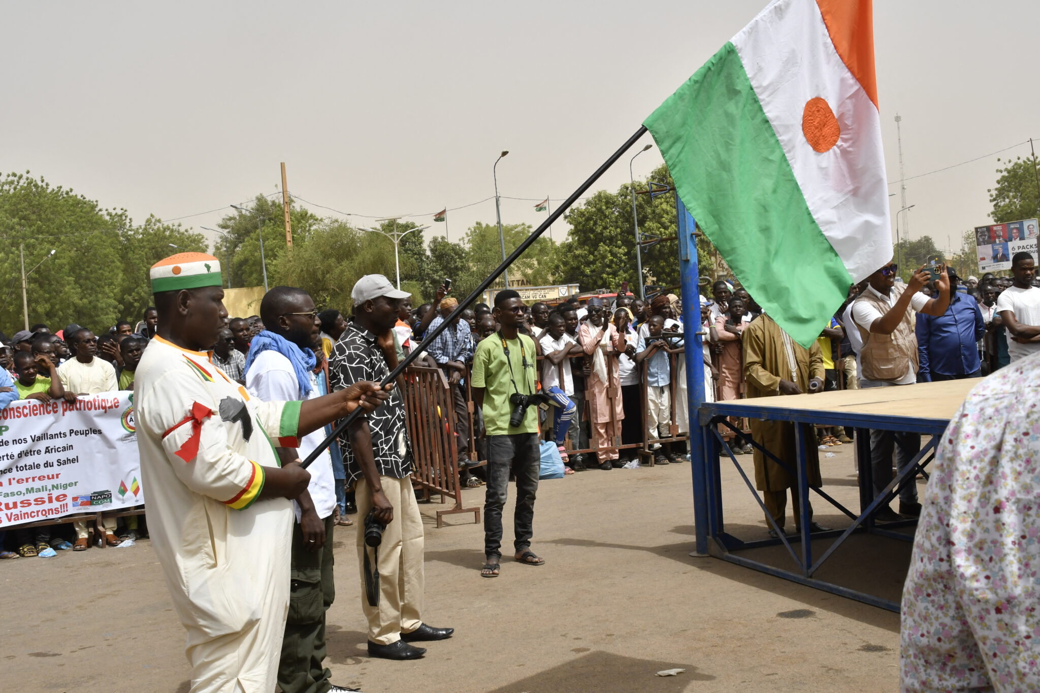 Thousands protest in Niger for US troops to leave