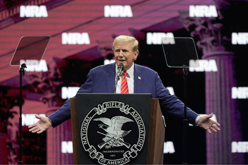 Nakatanggap si Trump ng pag-endorso ng NRA habang ipinangako niyang ... Nakatanggap si Trump ng pag-endorso ng NRA habang ipinangako niyang ...