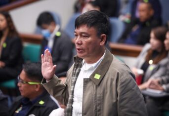 Sual Mayor Dong Calugay denies relationship with Alice Guo