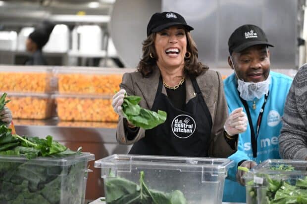 Americans celebrate Thanksgiving after bitter election