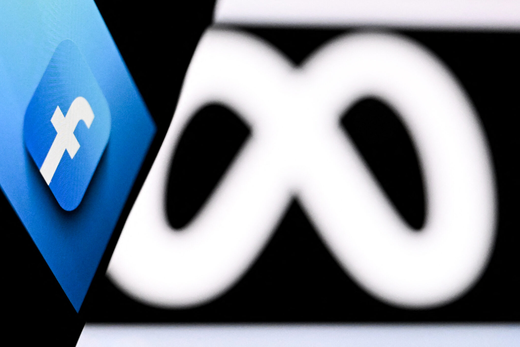 France social media ban: Lawmakers back ban for children