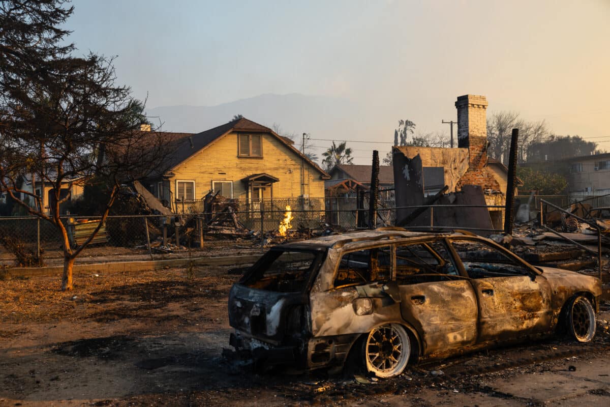Los Angeles wildfires rage on as National Guard called in