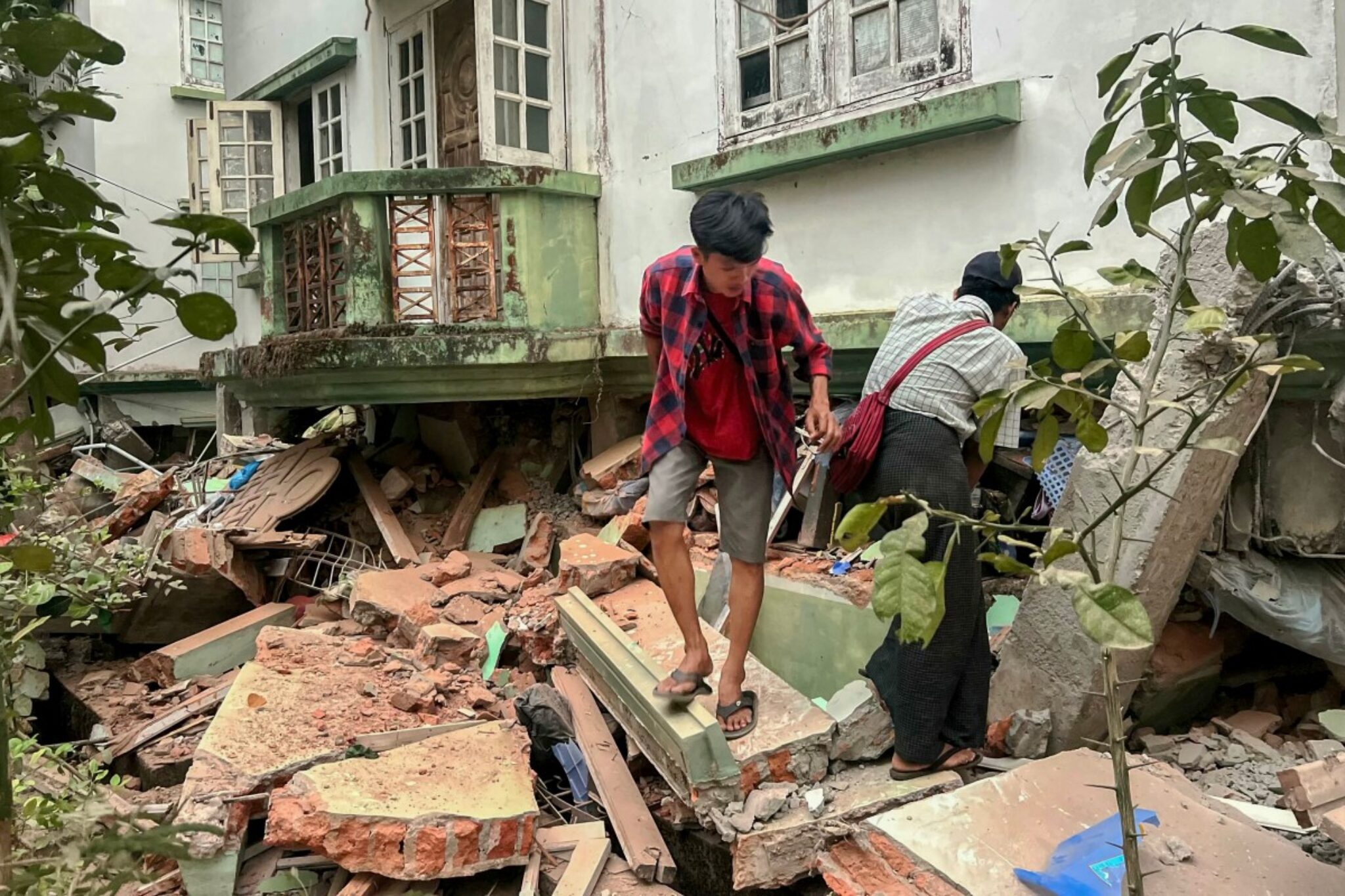 'Huge' Myanmar quake: WHO readying medical supplies