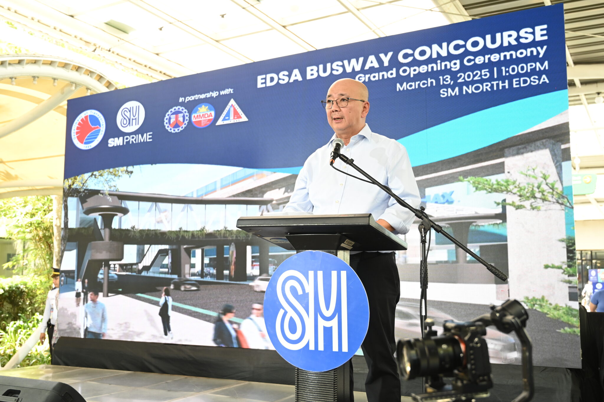 SM North EDSA Busway Concourse now ready to serve commuter | Global News