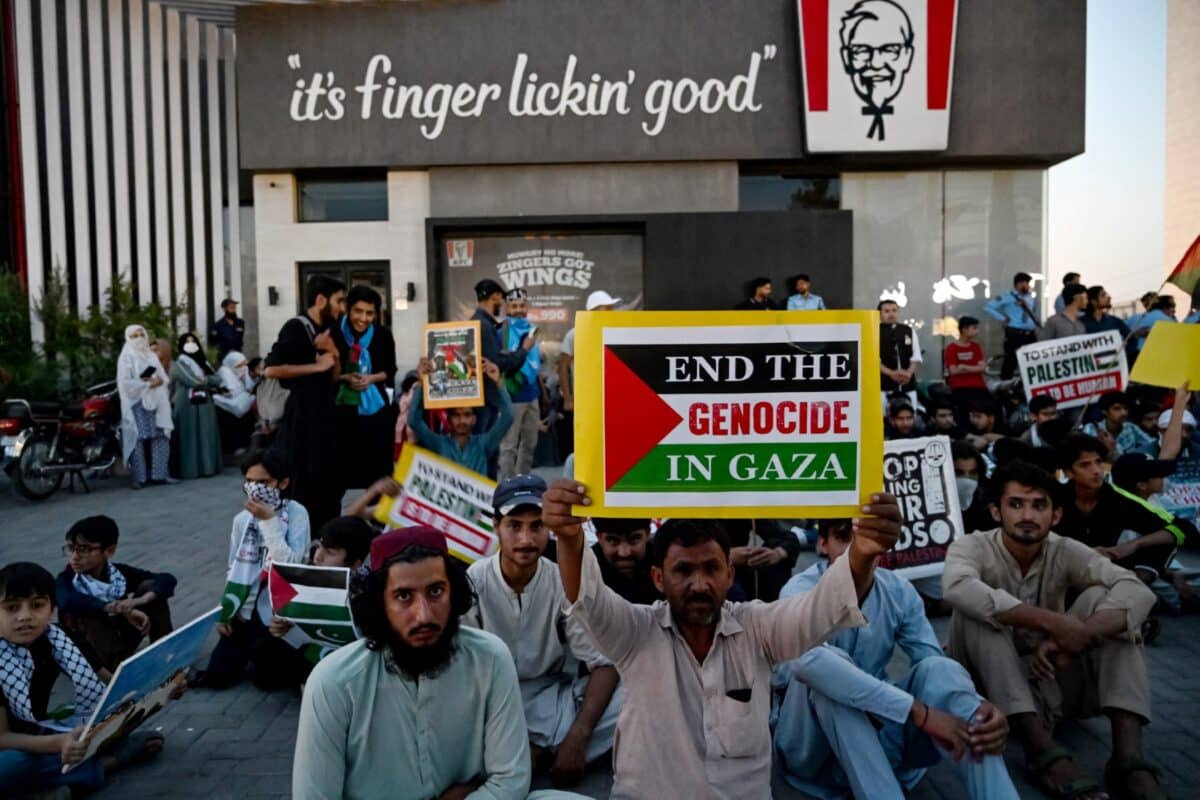 Spate of KFC attacks: Pakistan police arrest 160 people