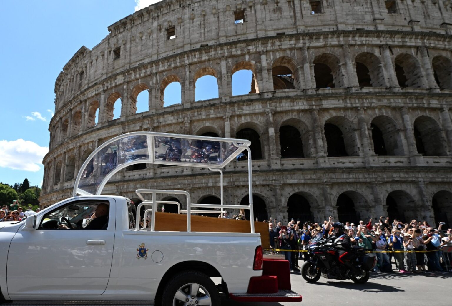 Faithful fill Vatican, Rome streets to witness historic funeral