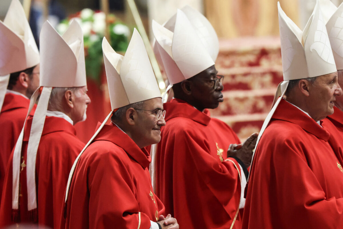 Cardinals lay groundwork for conclave, hope for quick vote
