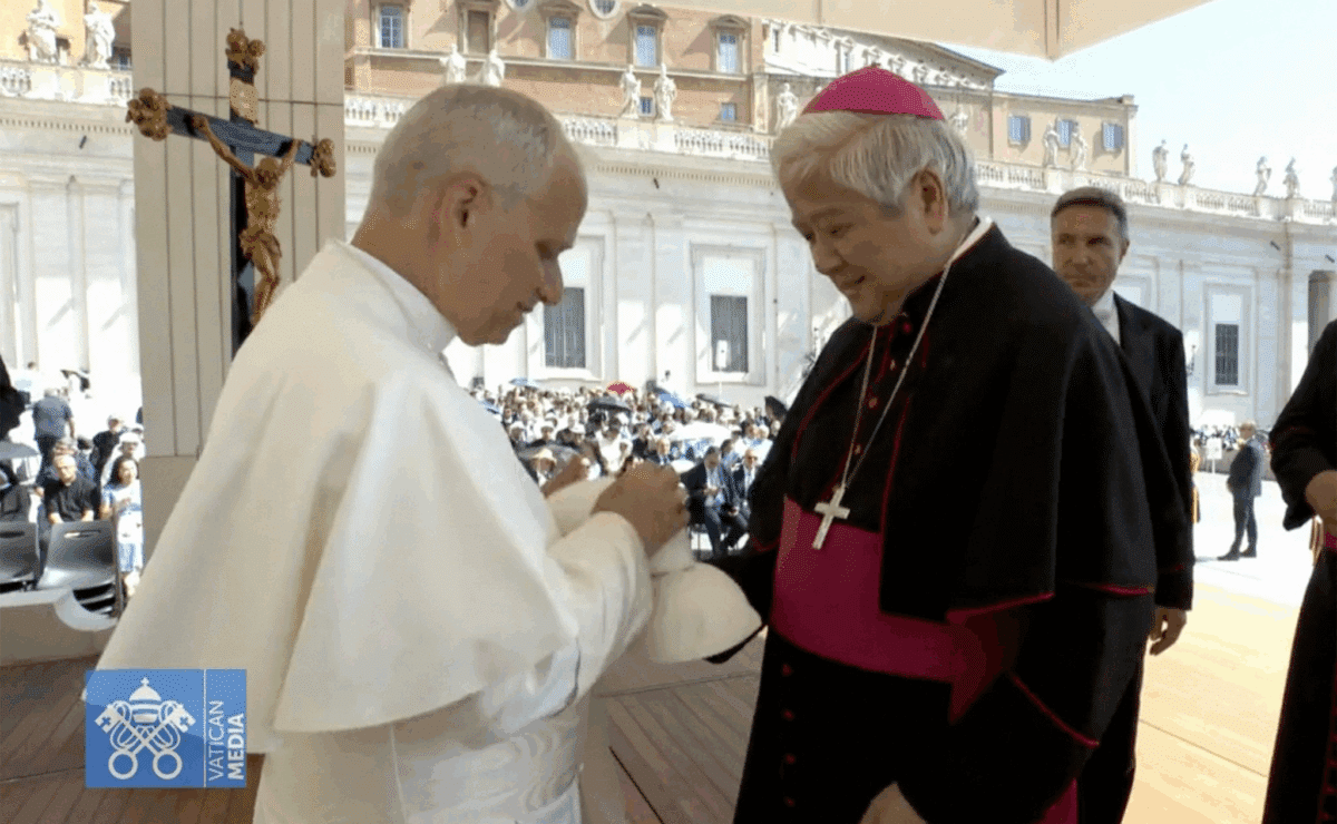 LOOK: Archbishop Soc presents skull cap to Pope Leo XIV