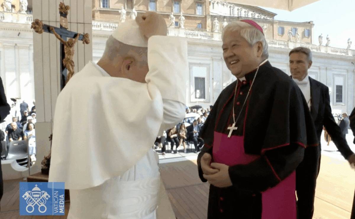 LOOK: Archbishop Soc presents skull cap to Pope Leo XIV