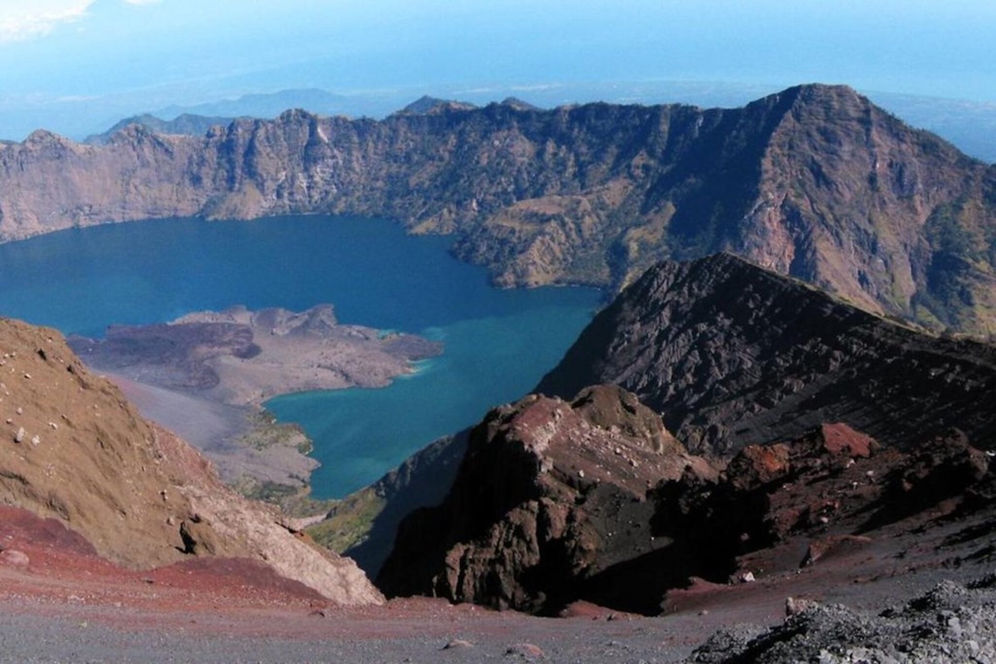 Indonesia’s Mount Rinjani: Malaysian injured while climbing