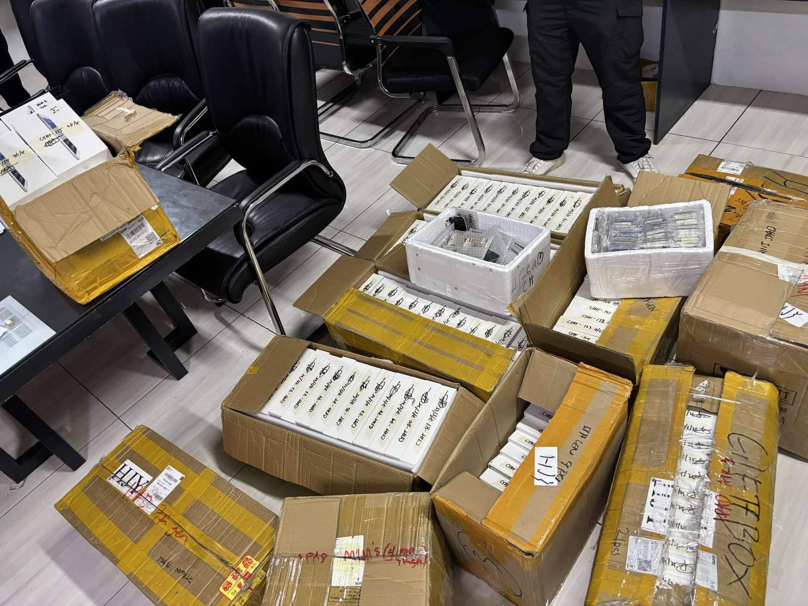 6 nabbed over P3.5M worth of unlicensed smartphones, tablets