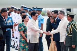 Marcos heads back to Manila after state visit in India