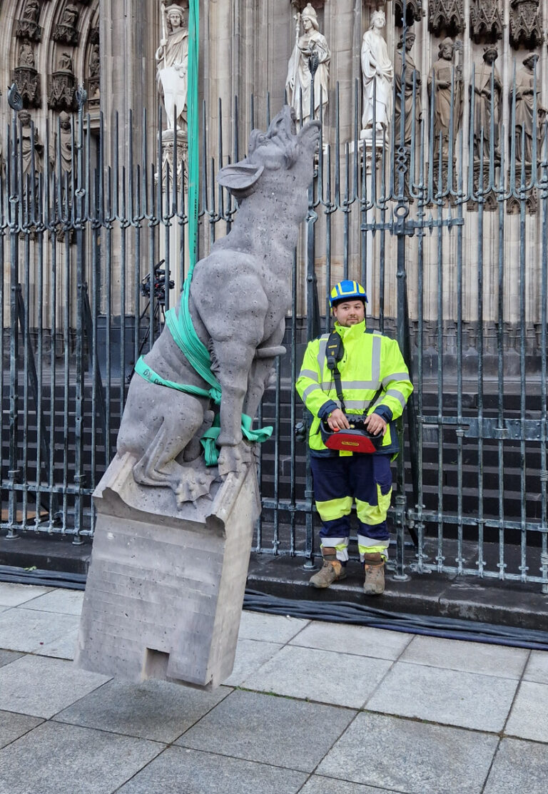 Kanagawa University donates gargoyle to Cologne Cathedral in Germany ...