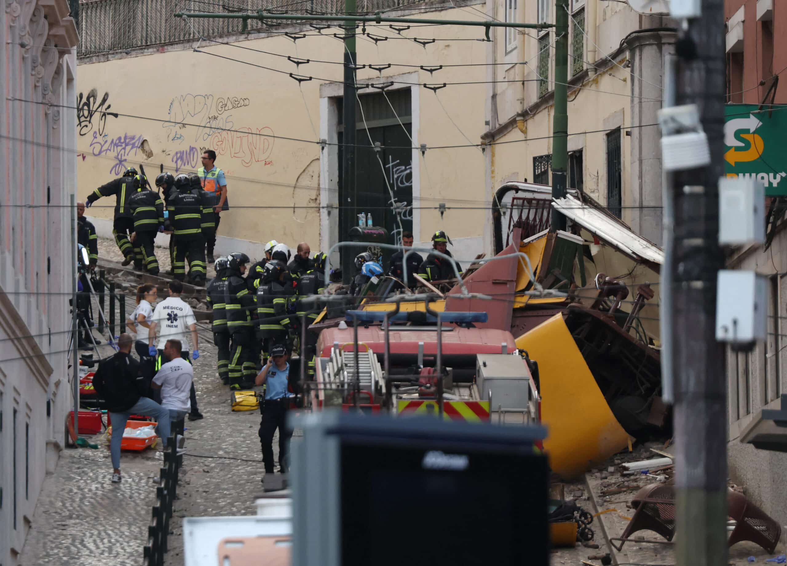 Lisbon funicular accident: 15 dead, dozen injured