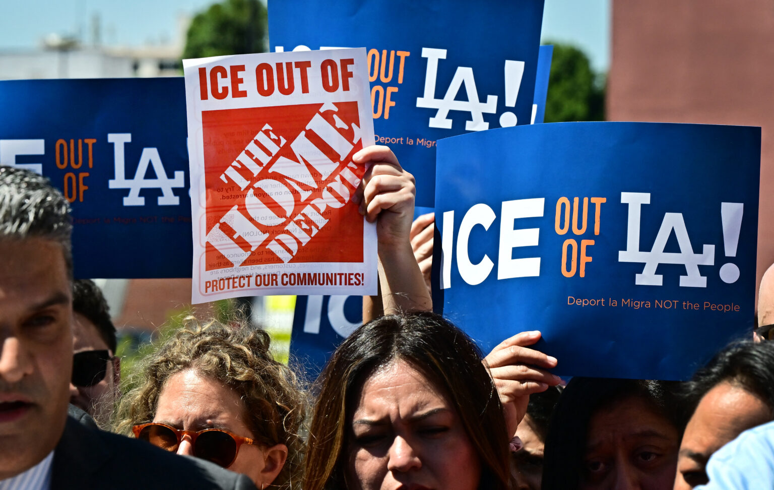 US Supreme Court allows roving LA immigration patrols