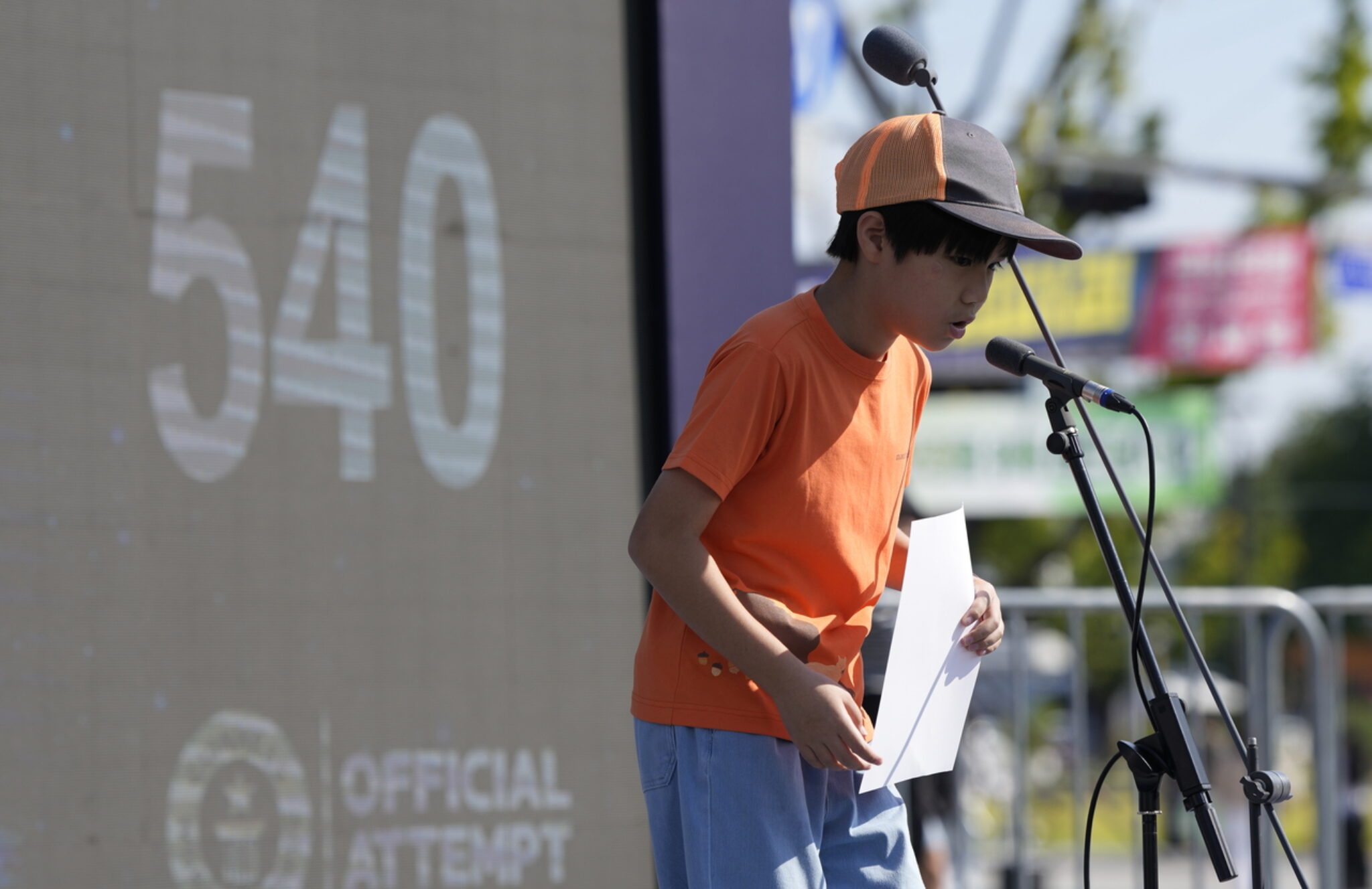 Seoul sets new world record for largest reading relay | Global News