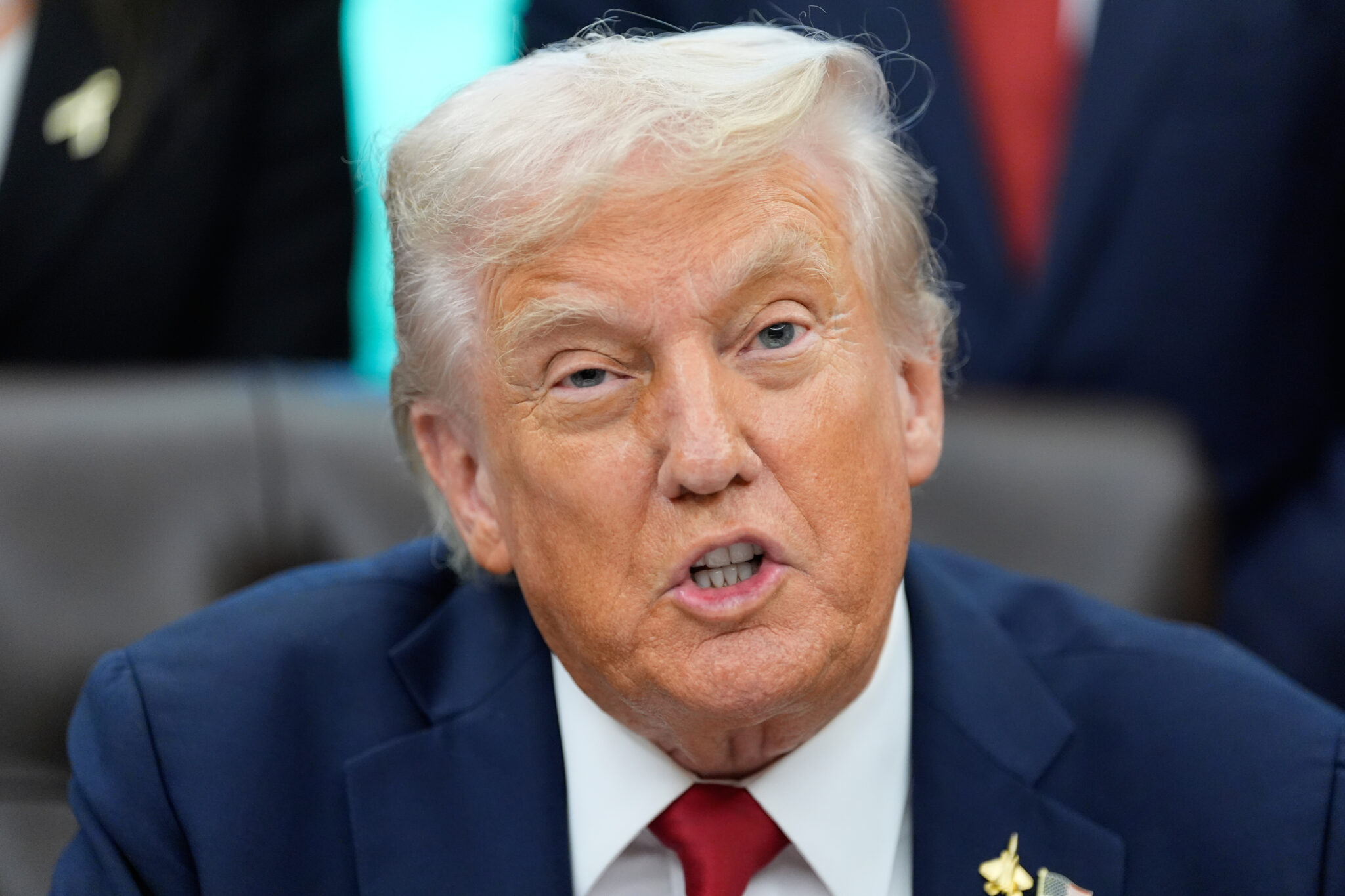 Trump urges 9 colleges to back his agenda for federal funding access