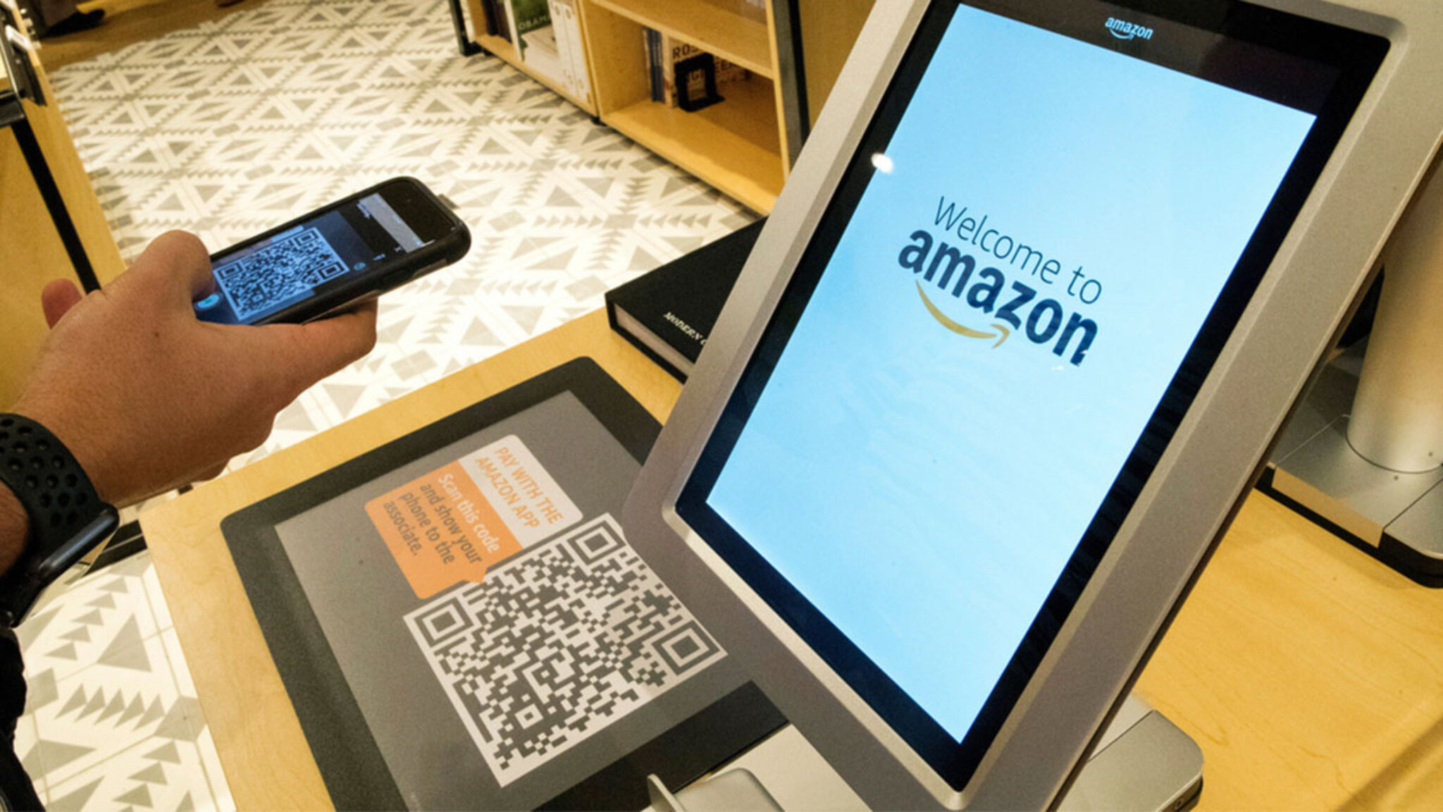 Amazon cloud computing outage disrupts many online services