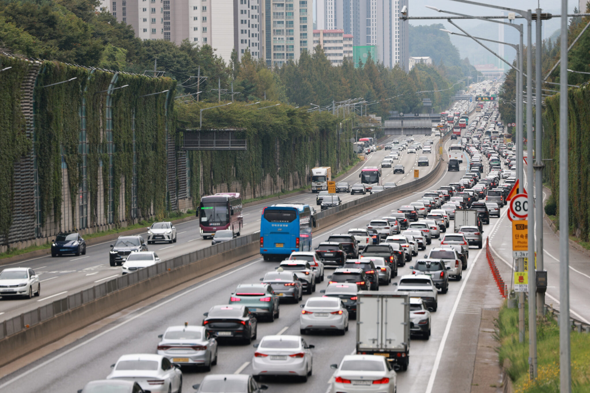 South Korea highways congested on Chuseok holiday