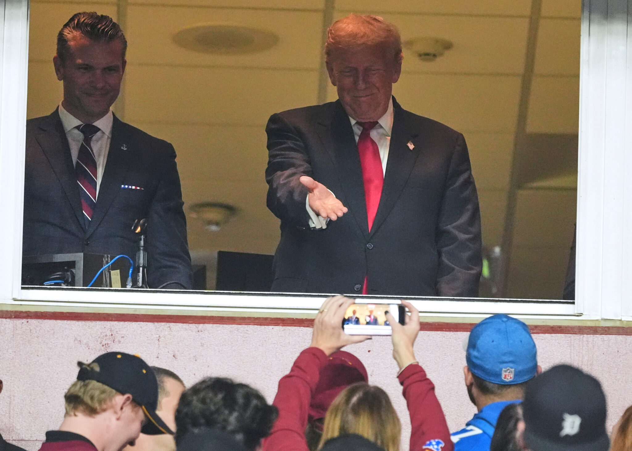 Tump booed as 1st US president at regular season NFL game