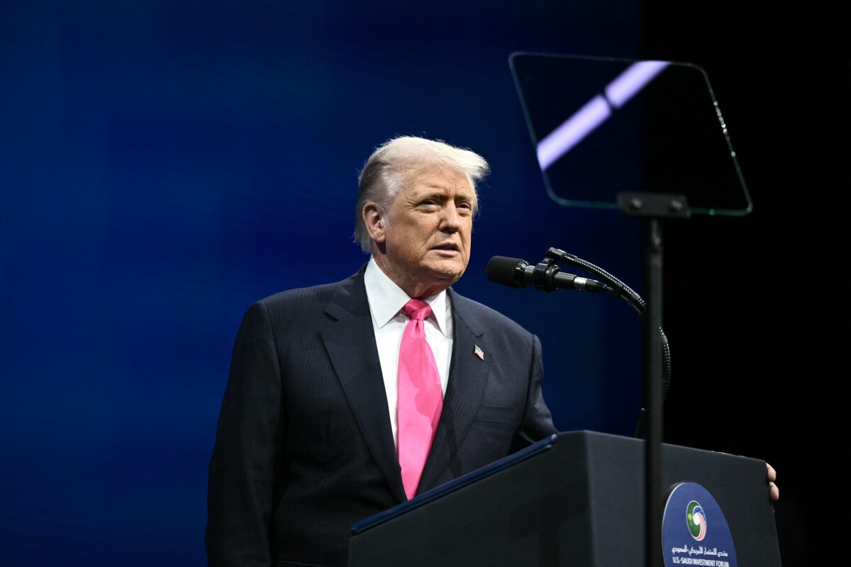 White House defends Trump's harsh attacks on reporters