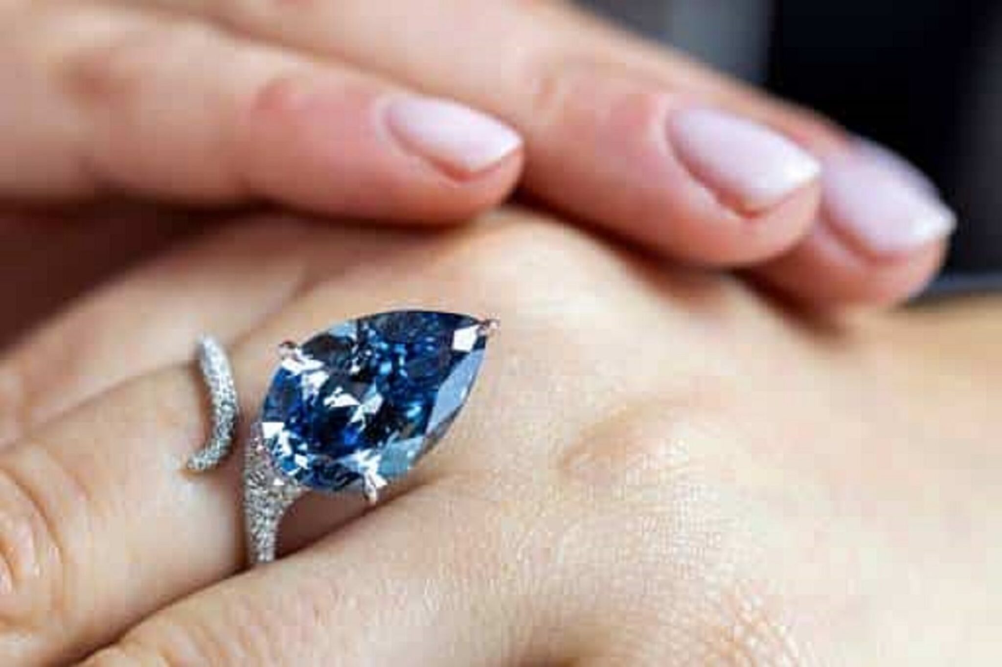 ‘Mellon Blue’ diamond sells for $26.6M at Swiss auction