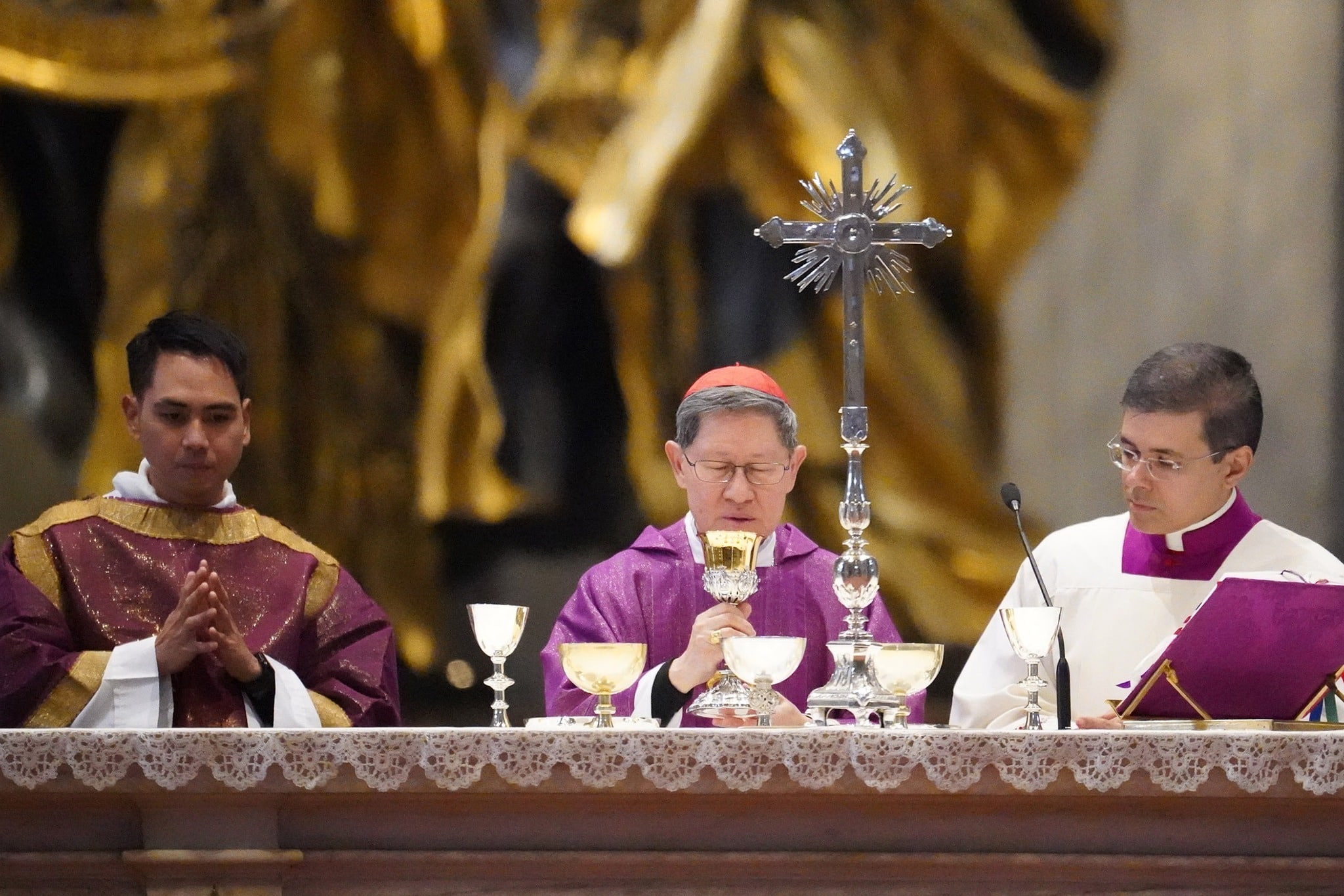 Tagle condemns corruption during Simbang Gabi at Vatican