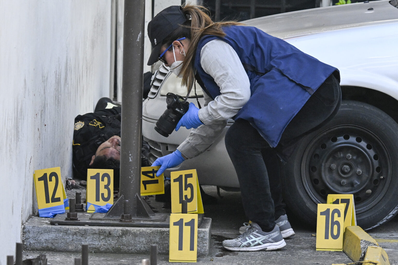 Guatemala gang members kill 7 police after prison crackdown