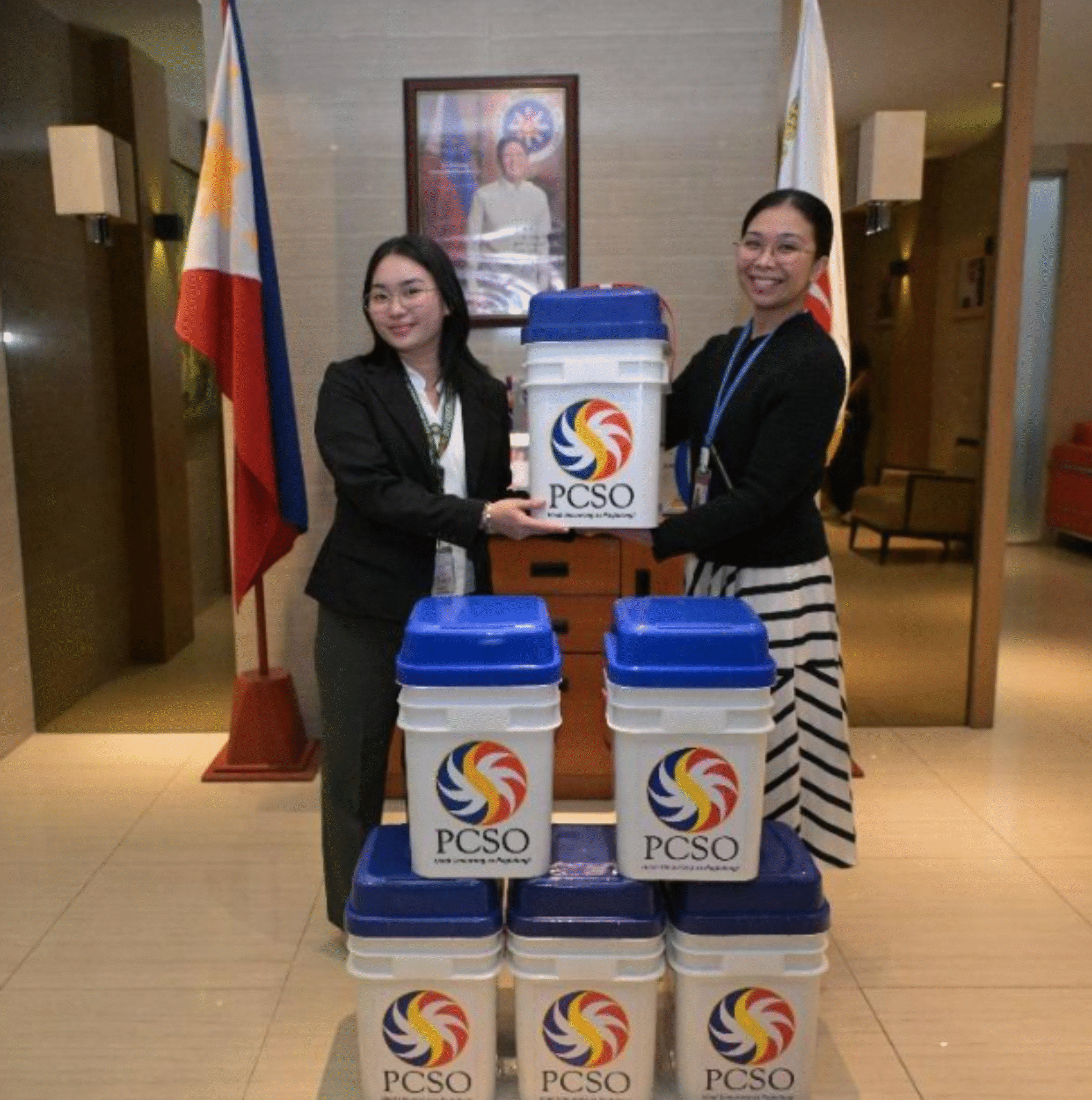 PCSO turns over CSR Aid to Parañaque LGU, Young Legislators’ Group